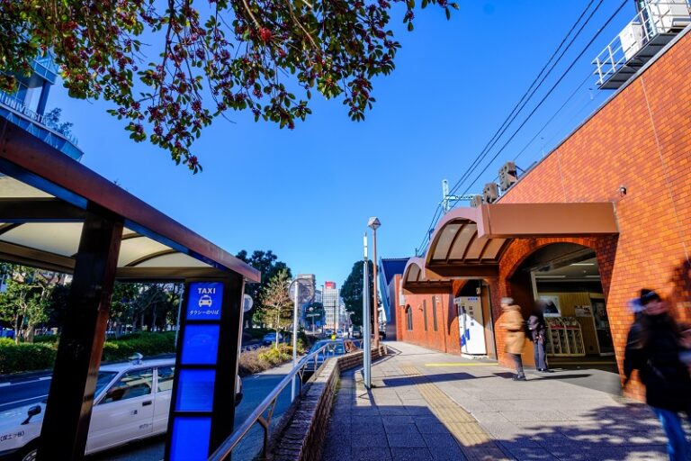 横浜BUNTAIの座席の見え方まとめ！【アリーナ席・スタンド席・3階席】 | フェスギーク